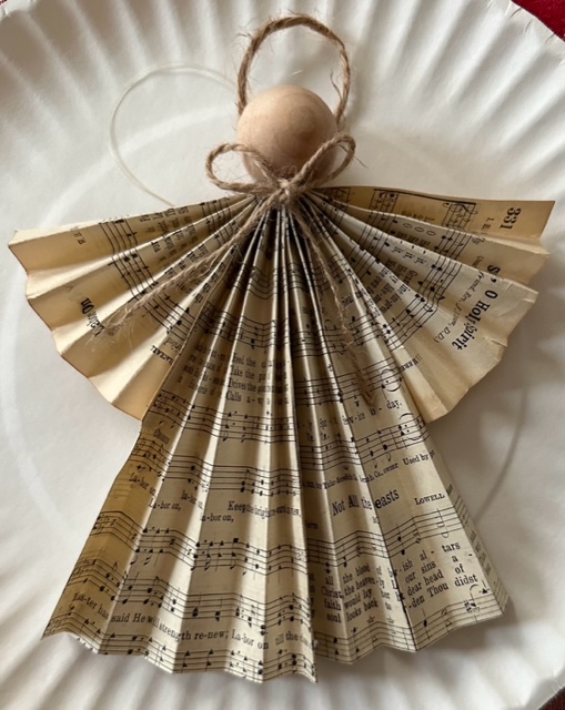 Hymnal Angel – Loretta Rodger